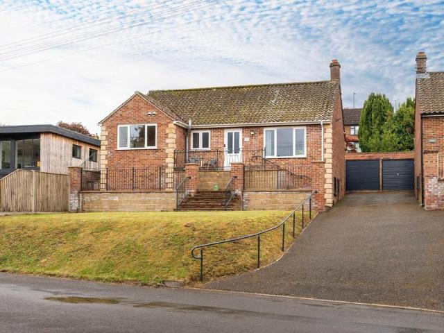 2 bedroom detached bungalow for sale