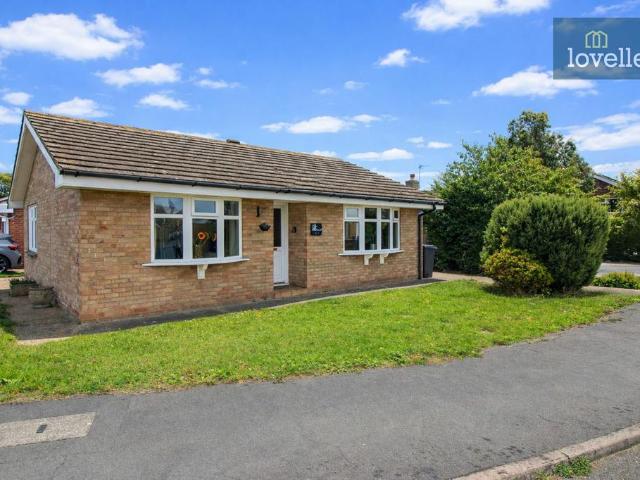 2 bedroom detached bungalow for sale