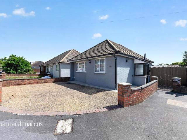 2 bedroom detached bungalow for sale
