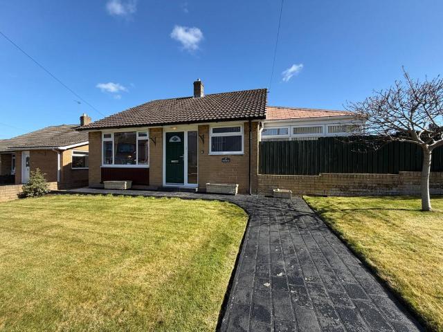 2 bedroom detached bungalow for sale