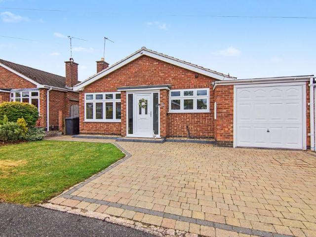 2 bedroom detached bungalow for sale