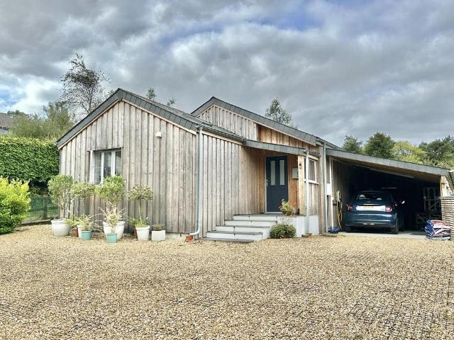2 bedroom detached bungalow for sale