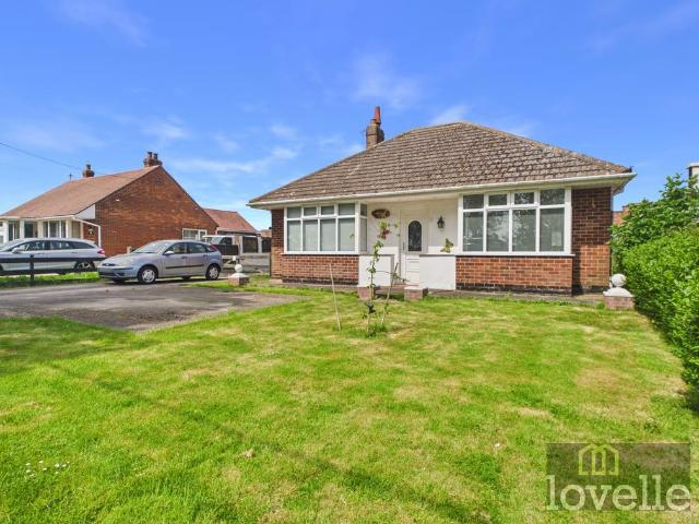2 bedroom detached bungalow for sale