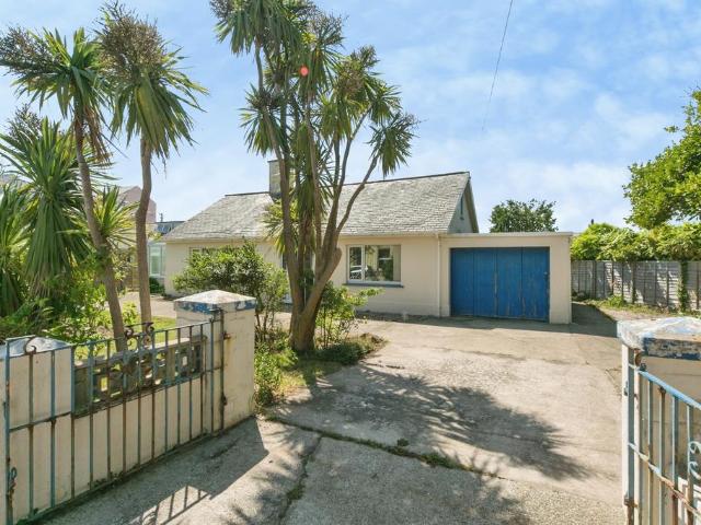 2 bedroom detached bungalow for sale