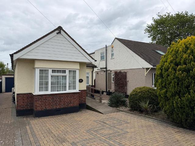2 bedroom detached bungalow for sale