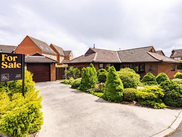 2 bedroom detached bungalow for sale