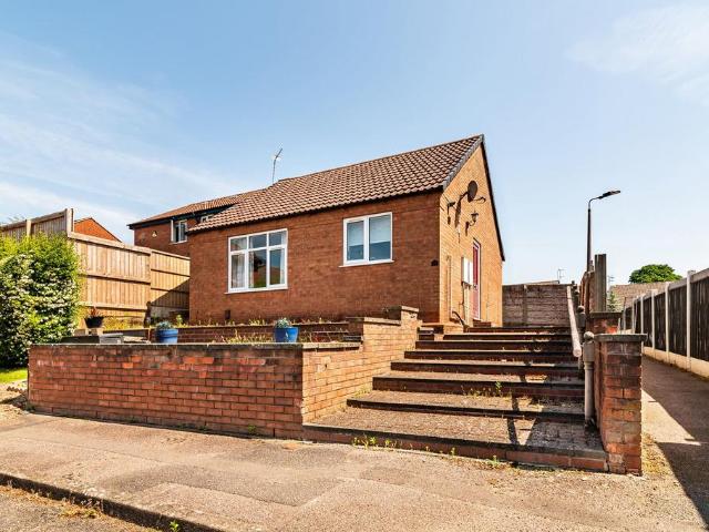 2 bedroom detached bungalow for sale