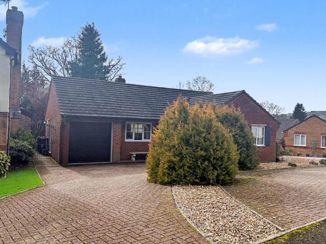 2 bedroom detached bungalow for sale