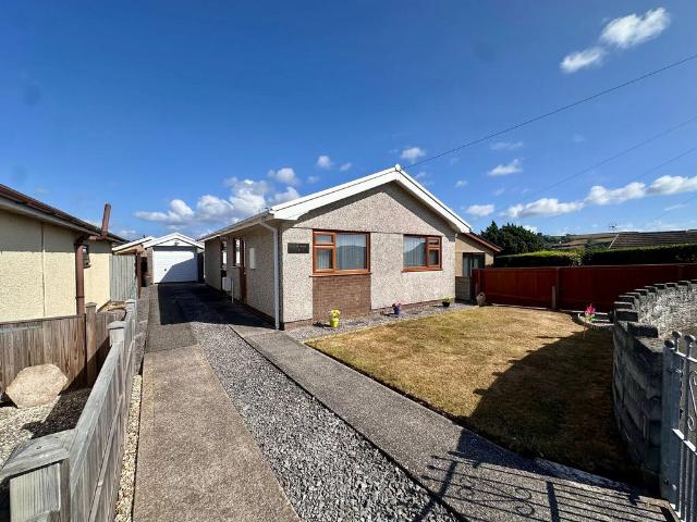 2 bedroom detached bungalow for sale