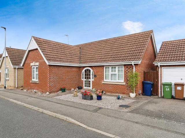 2 bedroom detached bungalow for sale