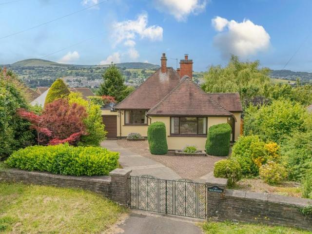2 bedroom detached bungalow for sale