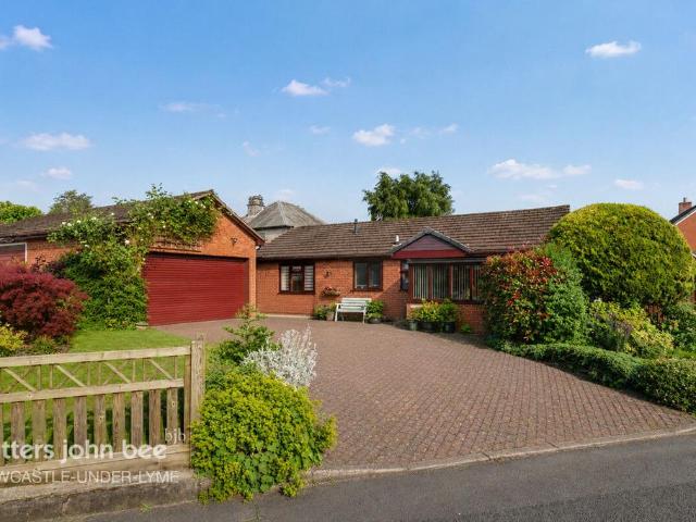 2 bedroom detached bungalow for sale
