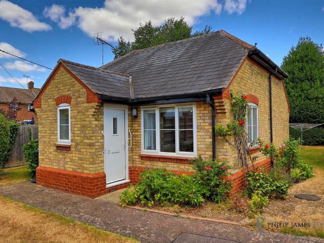 2 bedroom detached bungalow for sale