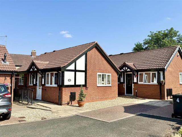 2 bedroom detached bungalow for sale