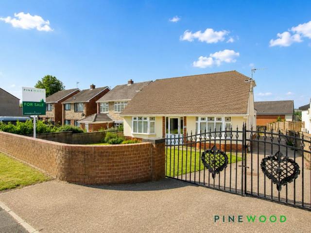 2 bedroom detached bungalow for sale