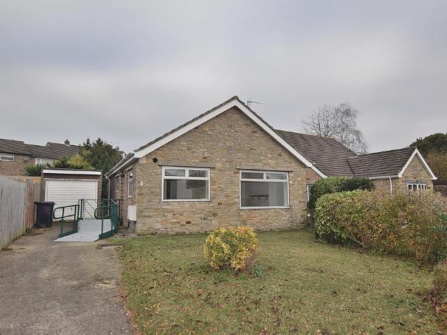 2 bedroom detached bungalow for sale