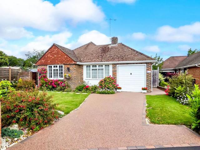 2 bedroom detached bungalow for sale