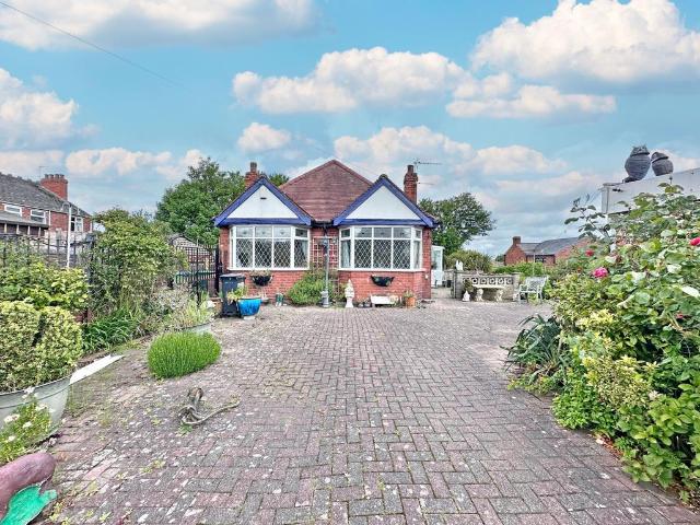 2 bedroom detached bungalow for sale