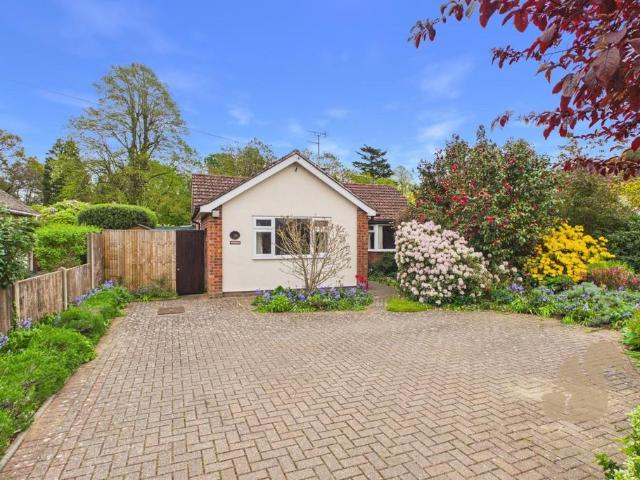 2 bedroom detached bungalow for sale