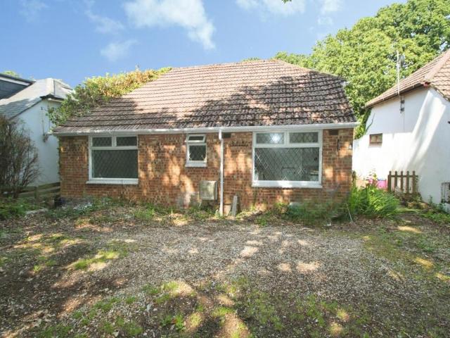 2 bedroom detached bungalow for sale