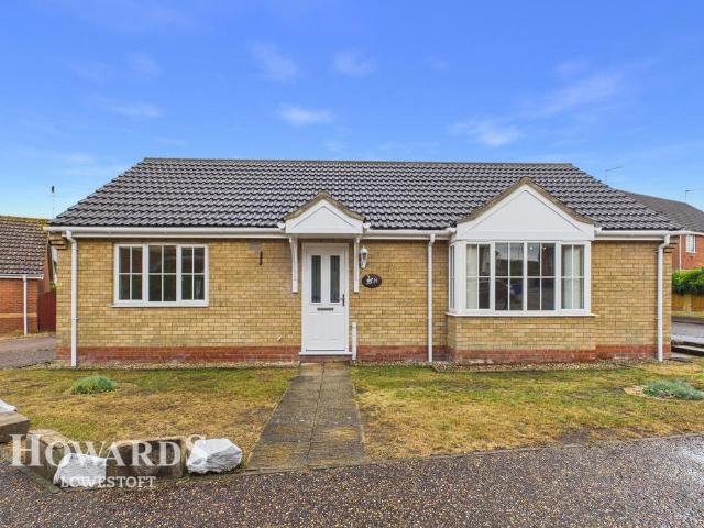 2 bedroom detached bungalow for sale