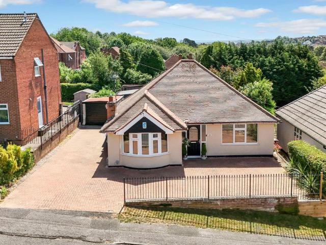 2 bedroom detached bungalow for sale
