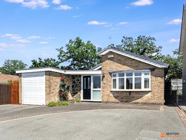 2 bedroom detached bungalow for sale