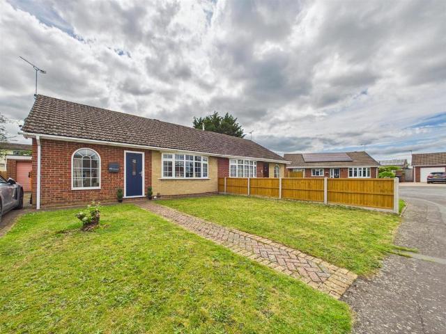 2 bedroom detached bungalow for sale