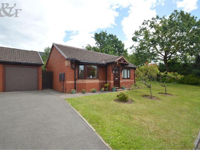 2 bedroom detached bungalow for sale