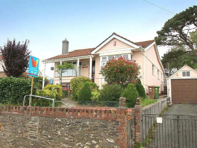 2 bedroom detached bungalow for sale
