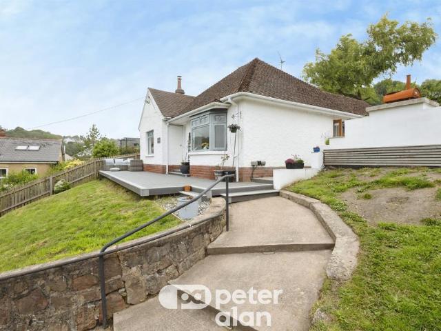 2 bedroom detached bungalow for sale