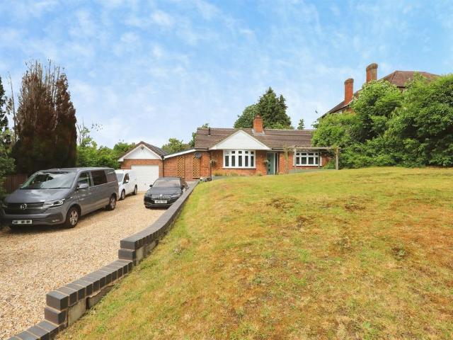 2 bedroom detached bungalow for sale
