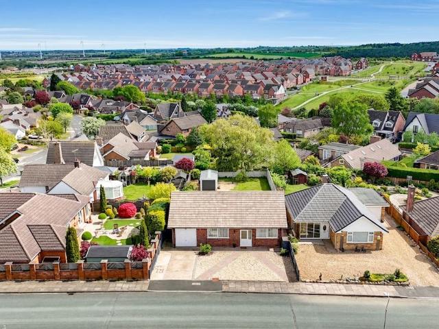2 bedroom detached bungalow for sale