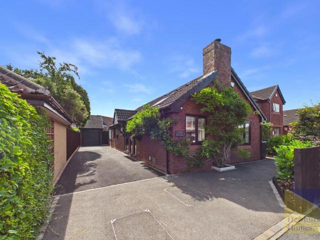2 bedroom detached bungalow for sale