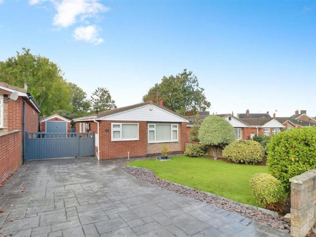 2 bedroom detached bungalow for sale
