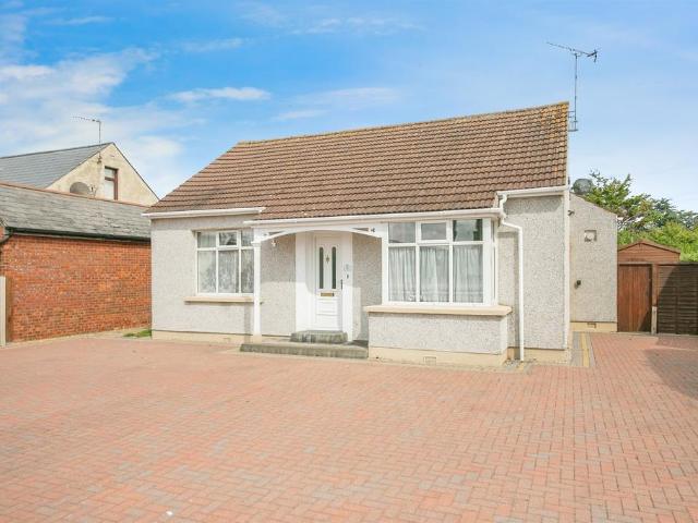 2 bedroom detached bungalow for sale