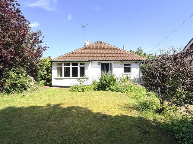 2 bedroom detached bungalow for sale