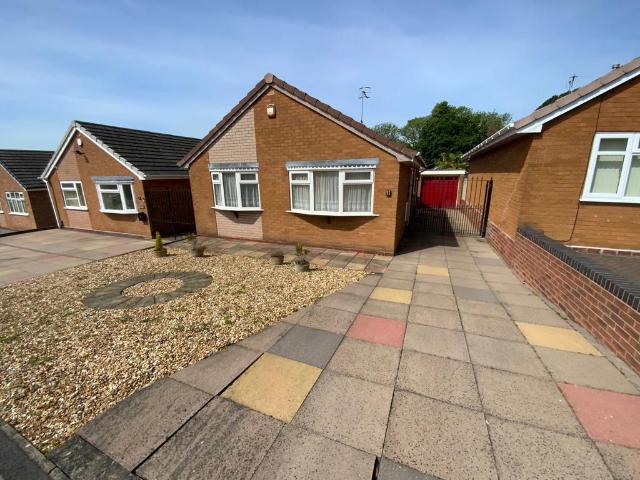 2 bedroom detached bungalow for sale
