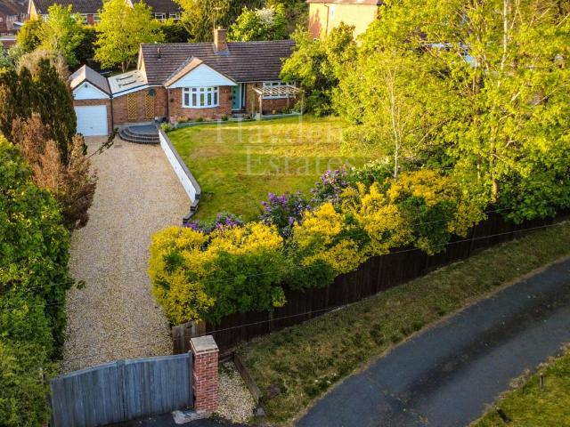 2 bedroom detached bungalow for sale