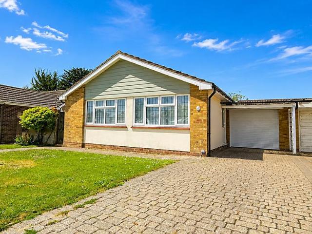 2 bedroom detached bungalow for sale