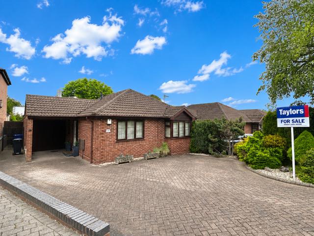 2 bedroom detached bungalow for sale
