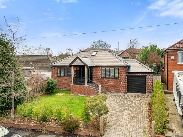 2 bedroom detached bungalow for sale