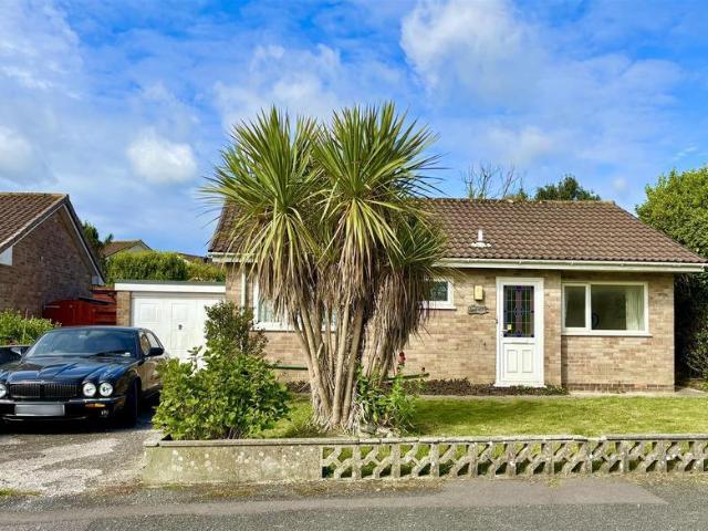 2 bedroom detached bungalow for sale