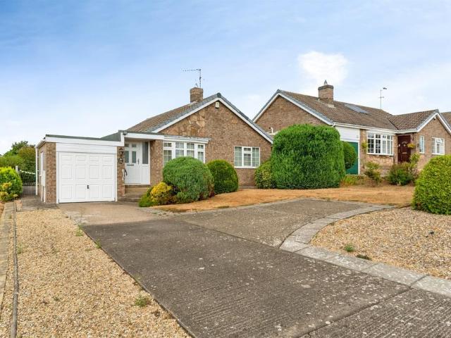2 bedroom detached bungalow for sale