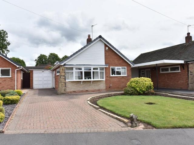 2 bedroom detached bungalow for sale