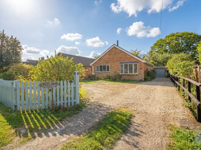 2 bedroom detached bungalow for sale