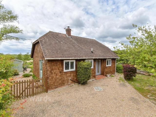 2 bedroom detached bungalow for sale