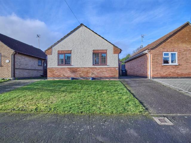 2 bedroom detached bungalow for sale