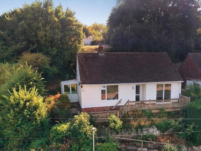 2 bedroom detached bungalow for sale