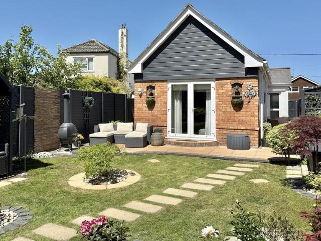 2 bedroom detached bungalow for sale